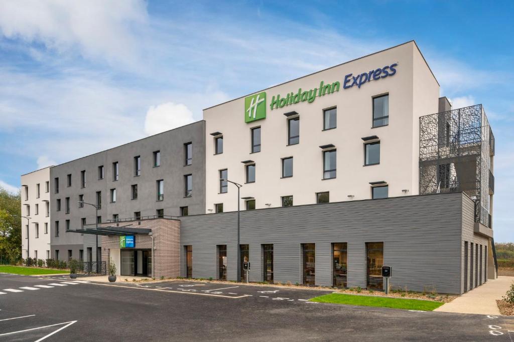Holiday Inn Express European Redesign – Ugliest Hotel Design Ever ...